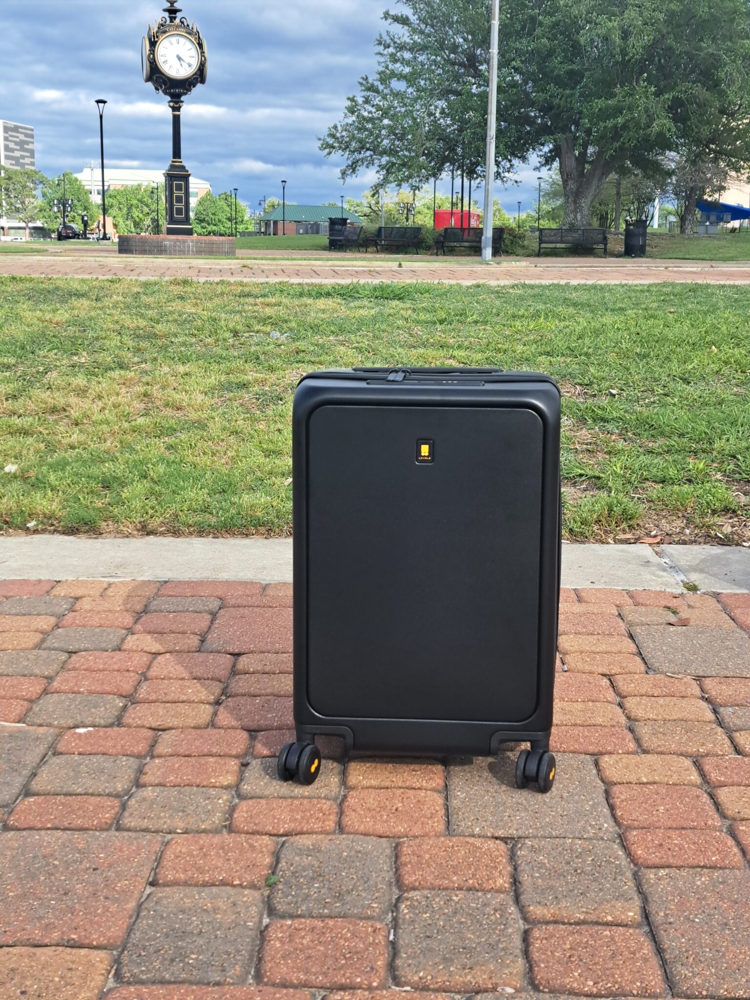 LEVEL8 Road Runner Pro Review: My Honest Thoughts on This Stylish Carry-On